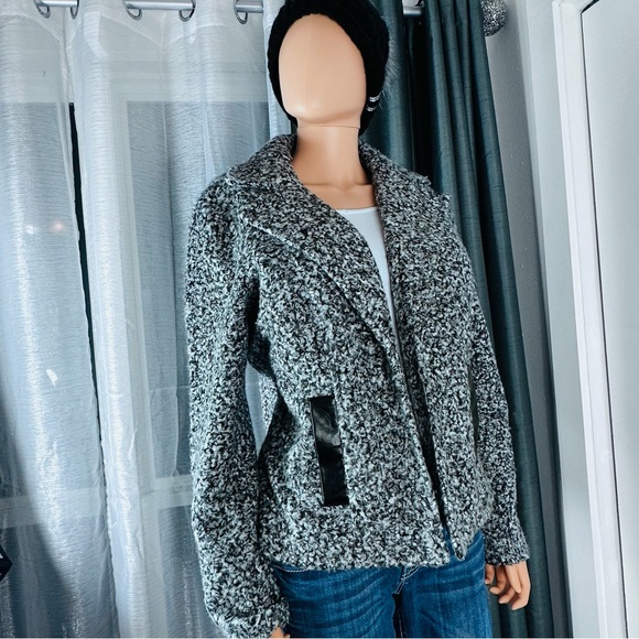 Carole Wren | Jackets & Coats | Carole Wren Black Grey And White Cozy ...